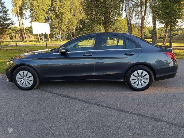 Grey Mercedes-Benz c-220 2014 in Taurage, with an engine capacity of 2.14 L and mileage of 240 thousand km for 11500 €, photo 5 on AUTOMOTO.COM.LV