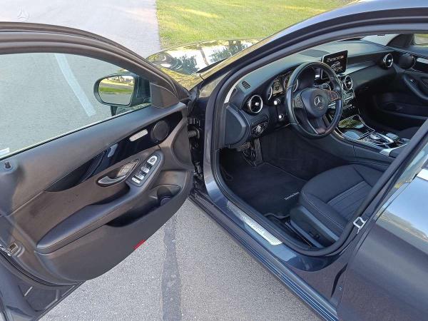 Grey Mercedes-Benz c-220 2014 in Taurage, with an engine capacity of 2.14 L and mileage of 240 thousand km for 11500 €, photo 10 on AUTOMOTO.COM.LV