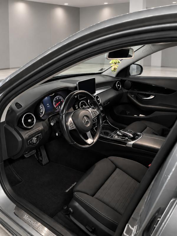 Mercedes-Benz c-220 2014 Rīga vietnē Pelēks Mercedes-Benz c-220 2014 Rīga, ar dzinēja tilpumu 2.20 L un nobraukumu 200 tūkst. km par 12550 €, foto 4 vietnē AUTOMOTO.COM.LV