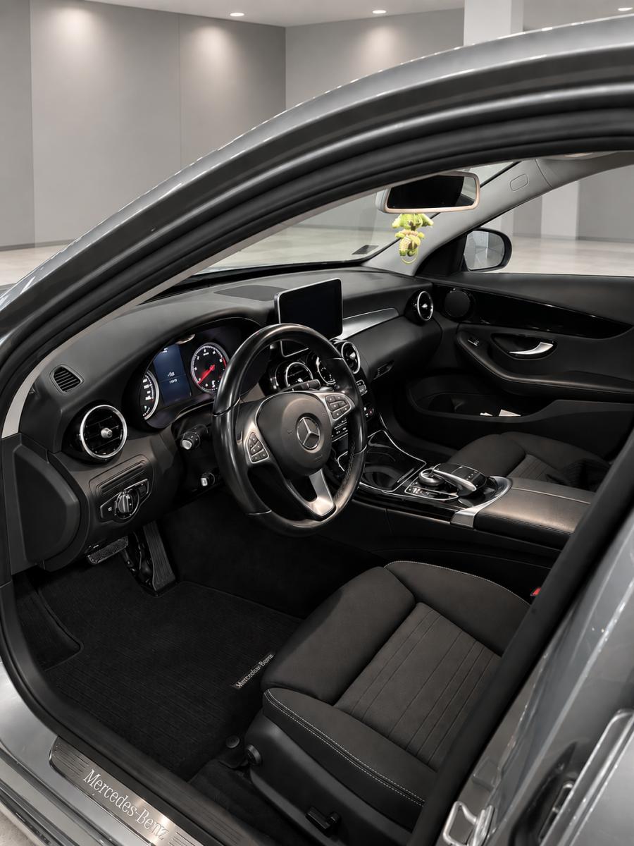 Grey Mercedes-Benz c-220 2014 in Riga, with an engine capacity of 2.20 L and mileage of 200 thousand km for 12550 €, photo 4 on AUTOMOTO.COM.LV