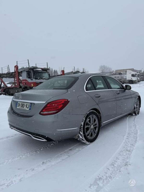 Pelēks Mercedes-Benz c-220 2015 Tauragė, ar dzinēja tilpumu 2.20 L un nobraukumu 213 tūkst. km par 12700 €, foto 4 vietnē AUTOMOTO.COM.LV