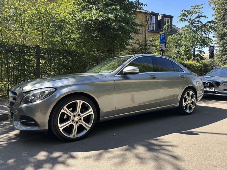 Grey Mercedes-Benz c-220 2015 in Vilnius, with an engine capacity of 2.14 L and mileage of 283 thousand km for 12700 €, photo 6 on AUTOMOTO.COM.LV