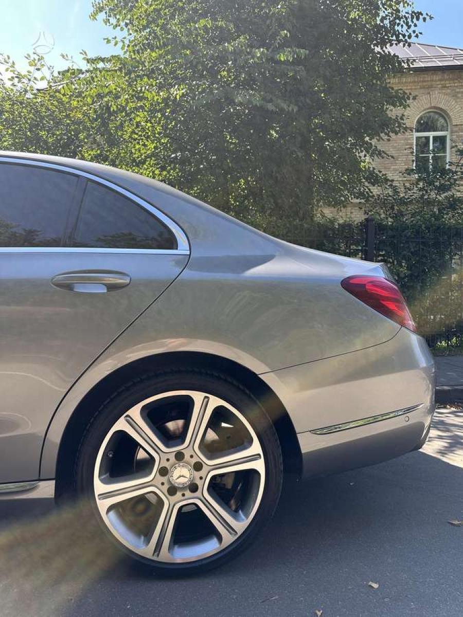 Grey Mercedes-Benz c-220 2015 in Vilnius, with an engine capacity of 2.14 L and mileage of 283 thousand km for 12700 €, photo 7 on AUTOMOTO.COM.LV