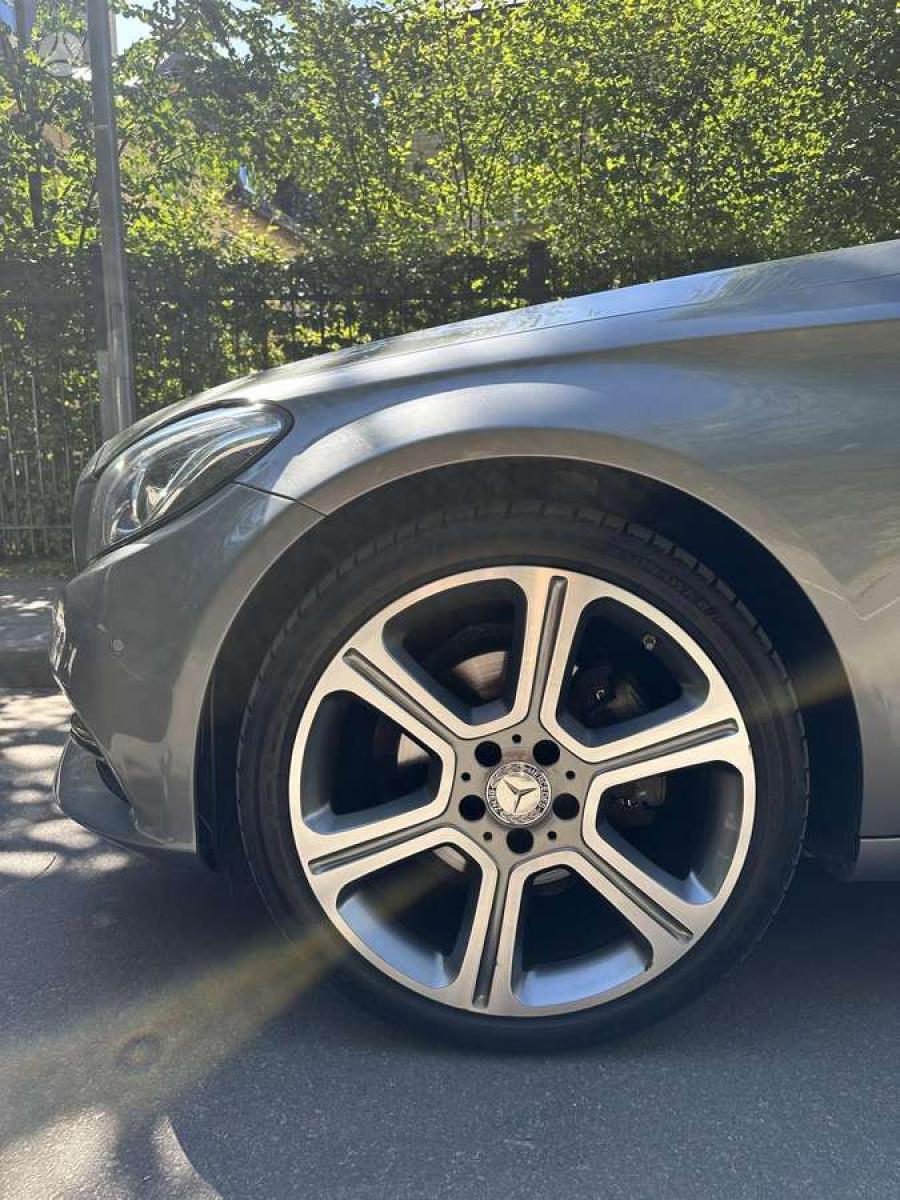 Grey Mercedes-Benz c-220 2015 in Vilnius, with an engine capacity of 2.14 L and mileage of 283 thousand km for 12700 €, photo 8 on AUTOMOTO.COM.LV