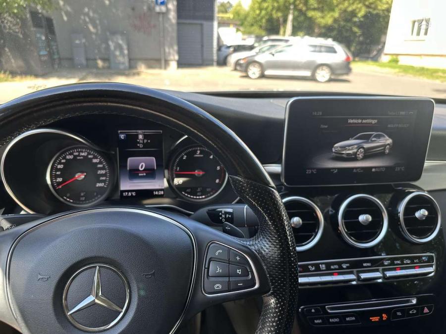 Grey Mercedes-Benz c-220 2015 in Vilnius, with an engine capacity of 2.14 L and mileage of 283 thousand km for 12700 €, photo 23 on AUTOMOTO.COM.LV