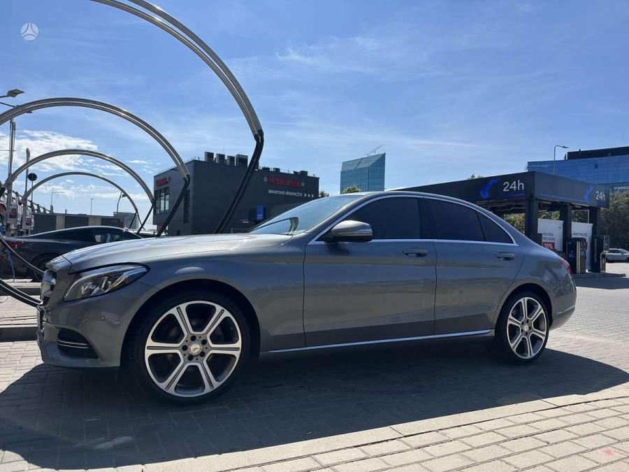 Grey Mercedes-Benz c-220 2015 in Vilnius, with an engine capacity of 2.14 L and mileage of 283 thousand km for 12700 €, photo 25 on AUTOMOTO.COM.LV
