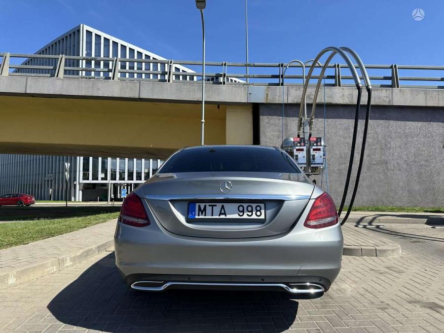 Grey Mercedes-Benz c-220 2015 in Vilnius, with an engine capacity of 2.14 L and mileage of 283 thousand km for 12700 €, photo 26 on AUTOMOTO.COM.LV