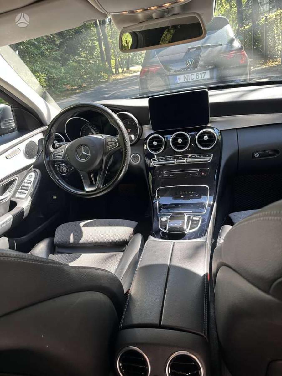 Grey Mercedes-Benz c-220 2015 in Vilnius, with an engine capacity of 2.14 L and mileage of 283 thousand km for 12700 €, photo 35 on AUTOMOTO.COM.LV