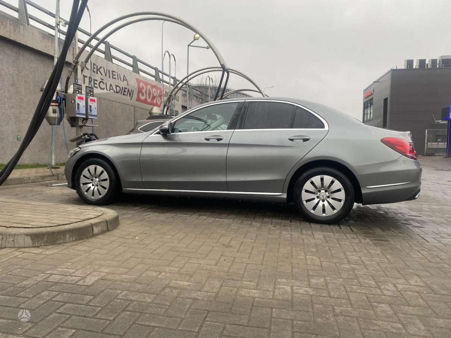 Grey Mercedes-Benz c-220 2015 in Vilnius, with an engine capacity of 2.14 L and mileage of 283 thousand km for 12700 €, photo 40 on AUTOMOTO.COM.LV