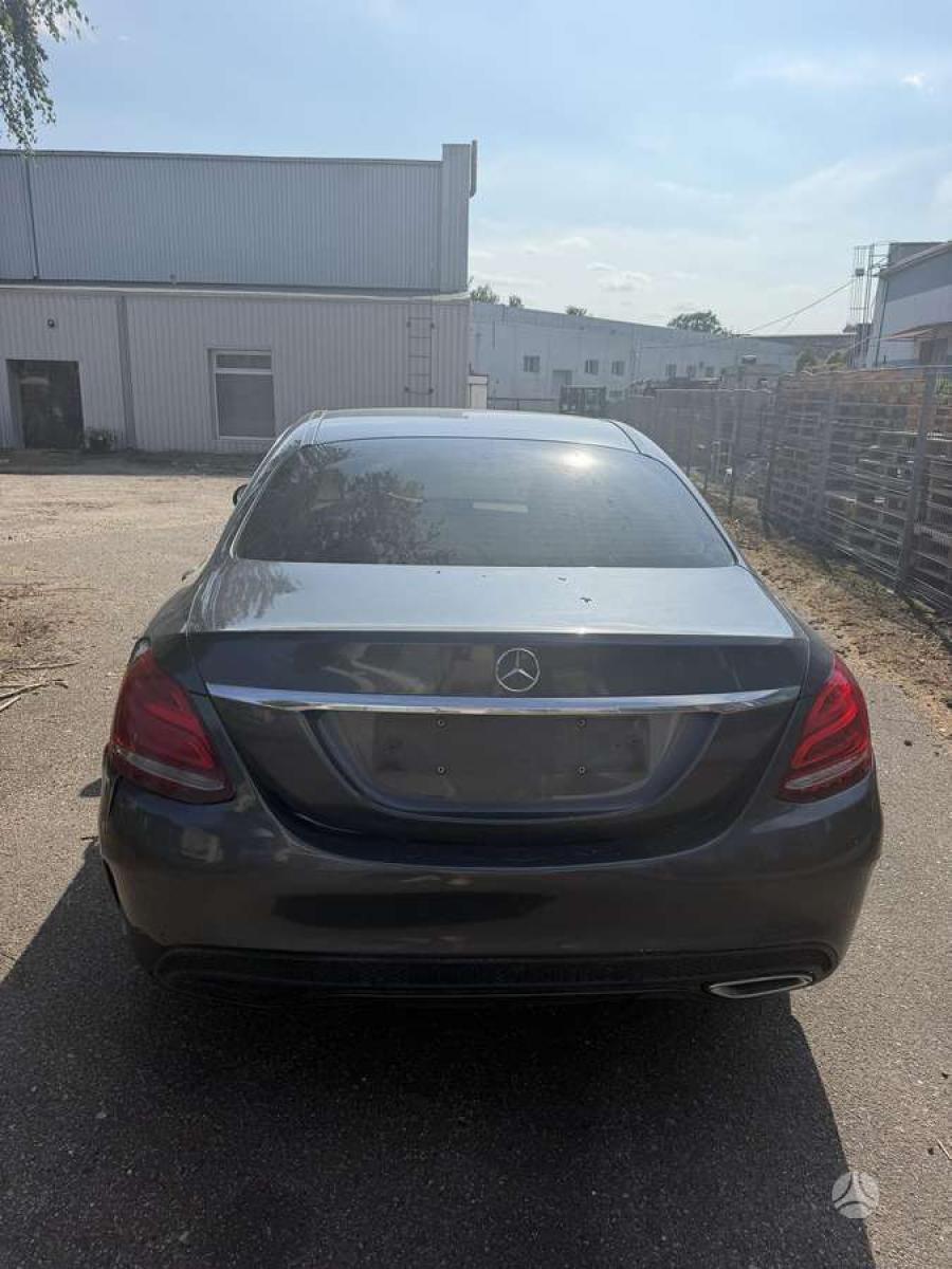 Grey Mercedes-Benz c-220 2015 in Kaunas, with an engine capacity of 2.14 L and mileage of 270 thousand km for 8500 €, photo 7 on AUTOMOTO.COM.LV