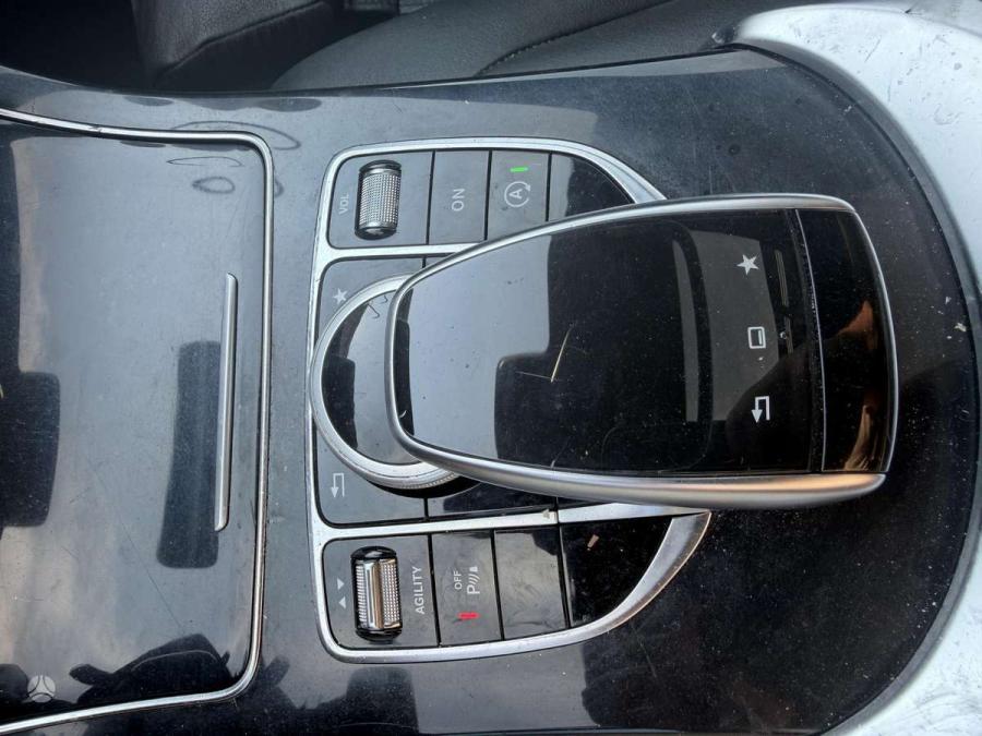 Grey Mercedes-Benz c-220 2015 in Kaunas, with an engine capacity of 2.14 L and mileage of 270 thousand km for 8500 €, photo 14 on AUTOMOTO.COM.LV