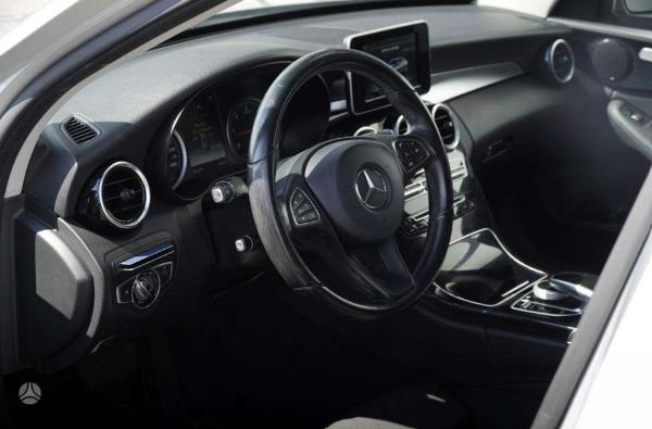 Pelēks Mercedes-Benz c-220 2016 Viļņa, ar dzinēja tilpumu 2.14 L un nobraukumu 203 tūkst. km par 15499 €, foto 9 vietnē AUTOMOTO.COM.LV