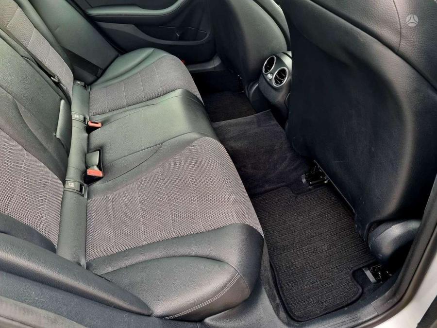 Pelēks Mercedes-Benz c-220 2017 Šauļi, ar dzinēja tilpumu 2.14 L un nobraukumu 306 tūkst. km par 13200 €, foto 28 vietnē AUTOMOTO.COM.LV
