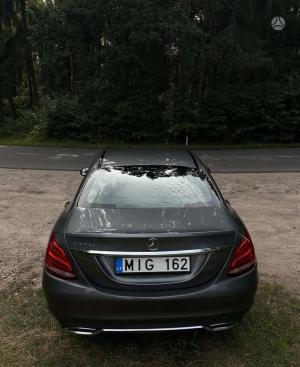 Grey Mercedes-Benz c-220 2017 in Vilnius, with an engine capacity of 0.00 L and mileage of 340 thousand km for 13500 €, photo 5 on AUTOMOTO.COM.LV