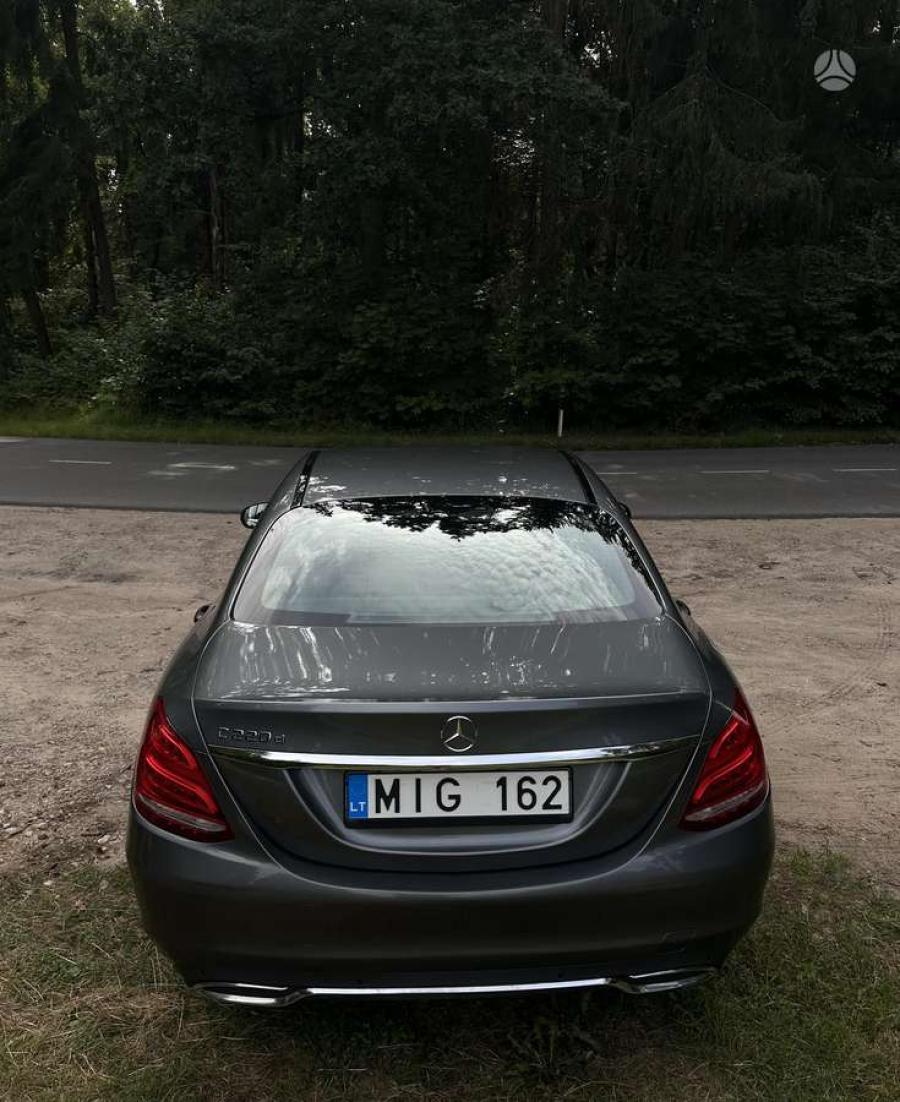 Grey Mercedes-Benz c-220 2017 in Vilnius, with an engine capacity of 0.00 L and mileage of 340 thousand km for 13500 €, photo 5 on AUTOMOTO.COM.LV