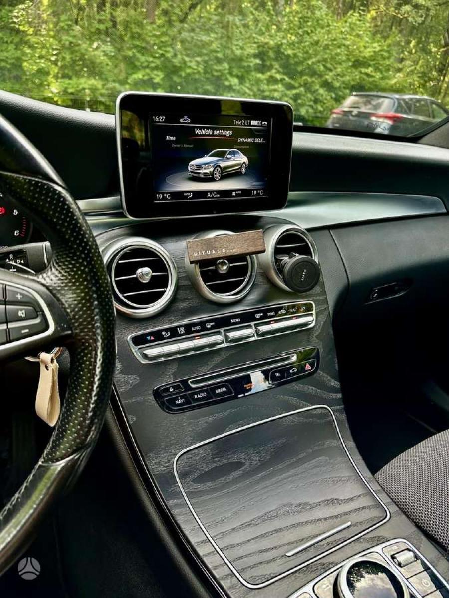 Grey Mercedes-Benz c-220 2017 in Vilnius, with an engine capacity of 0.00 L and mileage of 340 thousand km for 13500 €, photo 9 on AUTOMOTO.COM.LV
