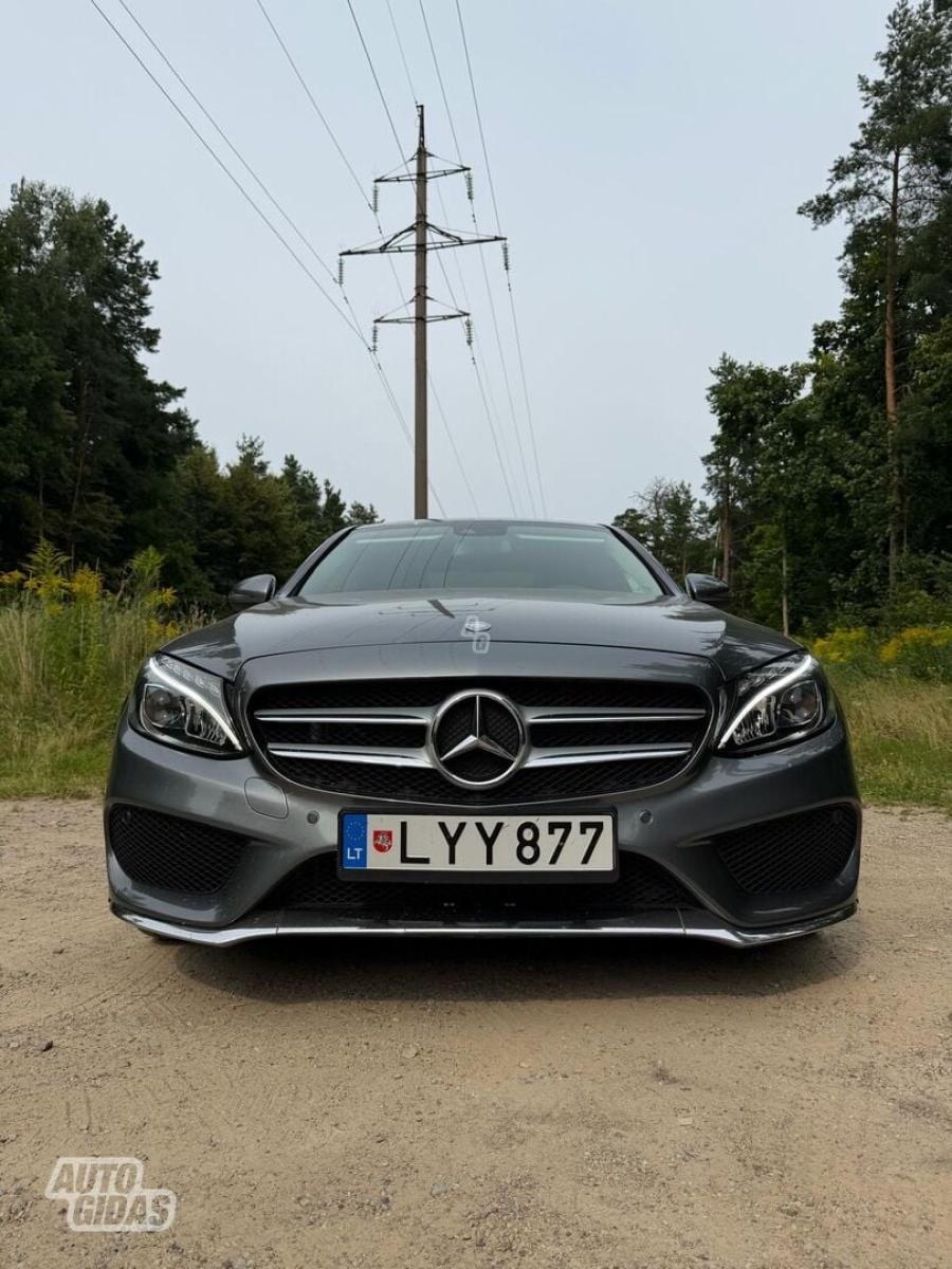Grey Mercedes-Benz c-220 2017 in Vilnius, with an engine capacity of 2.20 L and mileage of 153 thousand km for 17900 €, photo 3 on AUTOMOTO.COM.LV