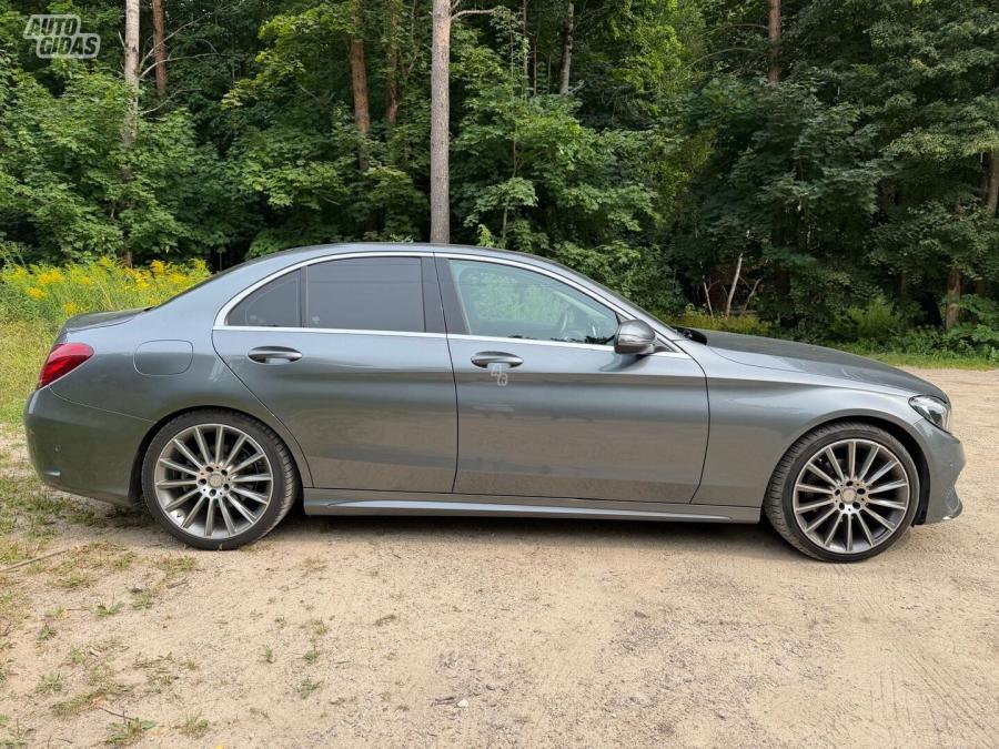 Grey Mercedes-Benz c-220 2017 in Vilnius, with an engine capacity of 2.20 L and mileage of 153 thousand km for 17900 €, photo 5 on AUTOMOTO.COM.LV