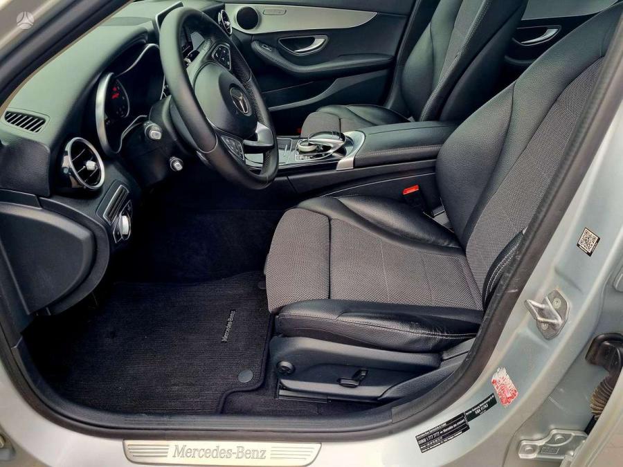 Pelēks Mercedes-Benz c-220 2017 Šauļi, ar dzinēja tilpumu 2.14 L un nobraukumu 306 tūkst. km par 13200 €, foto 18 vietnē AUTOMOTO.COM.LV