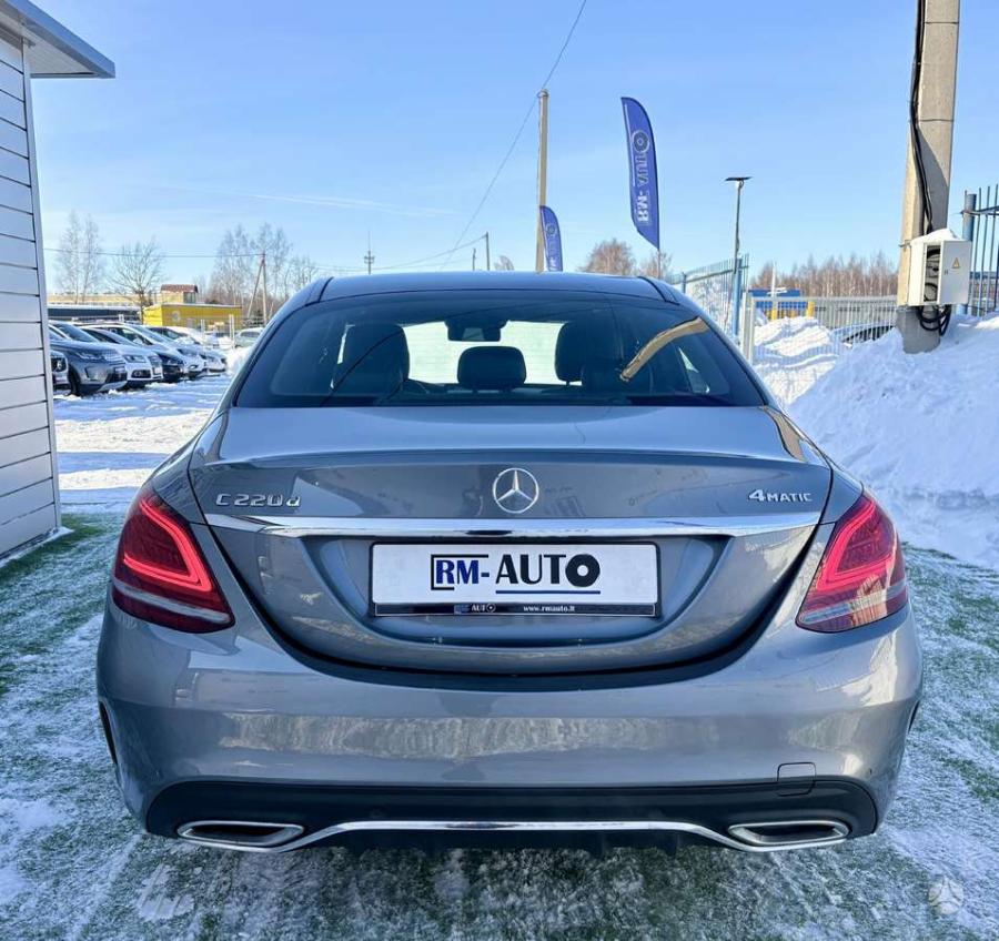 Pelēks Mercedes-Benz c-220 2020 Panevēža, ar dzinēja tilpumu 1.95 L un nobraukumu 177 tūkst. km par 23000 €, foto 10 vietnē AUTOMOTO.COM.LV