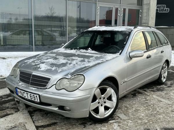 Pelēks Mercedes-Benz c-220 2002 Panevēža, ar dzinēja tilpumu 2.20 L un nobraukumu 400 tūkst. km par 950 €, foto 2 vietnē AUTOMOTO.COM.LV