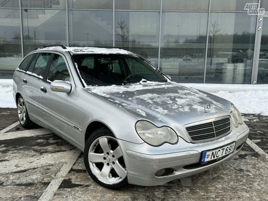 Grey Mercedes-Benz c-220 2002 in Panevezys, with an engine capacity of 2.20 L and mileage of 400 thousand km for 950 €, photo 4 on AUTOMOTO.COM.LV