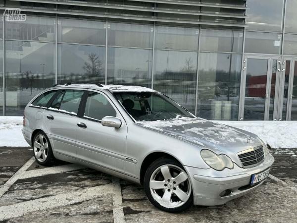 Pelēks Mercedes-Benz c-220 2002 Panevēža, ar dzinēja tilpumu 2.20 L un nobraukumu 400 tūkst. km par 950 €, foto 5 vietnē AUTOMOTO.COM.LV