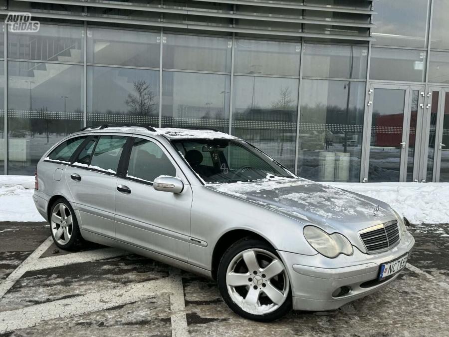 Grey Mercedes-Benz c-220 2002 in Panevezys, with an engine capacity of 2.20 L and mileage of 400 thousand km for 950 €, photo 5 on AUTOMOTO.COM.LV