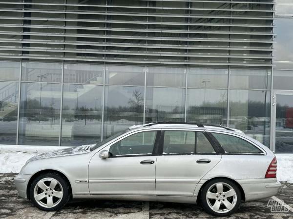 Pelēks Mercedes-Benz c-220 2002 Panevēža, ar dzinēja tilpumu 2.20 L un nobraukumu 400 tūkst. km par 950 €, foto 6 vietnē AUTOMOTO.COM.LV