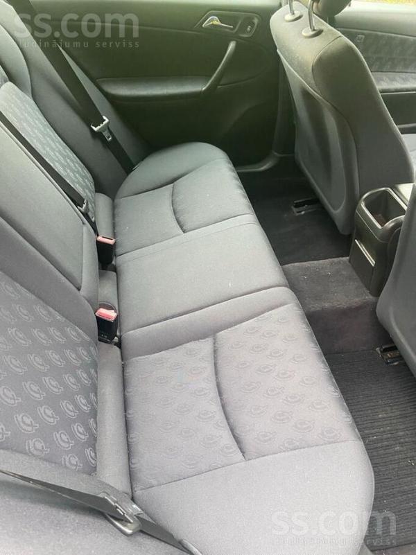 Pelēks Mercedes-Benz c-220 2002 Ogre, ar dzinēja tilpumu 2.20 L un nobraukumu 206 tūkst. km par 2250 €, foto 6 vietnē AUTOMOTO.COM.LV