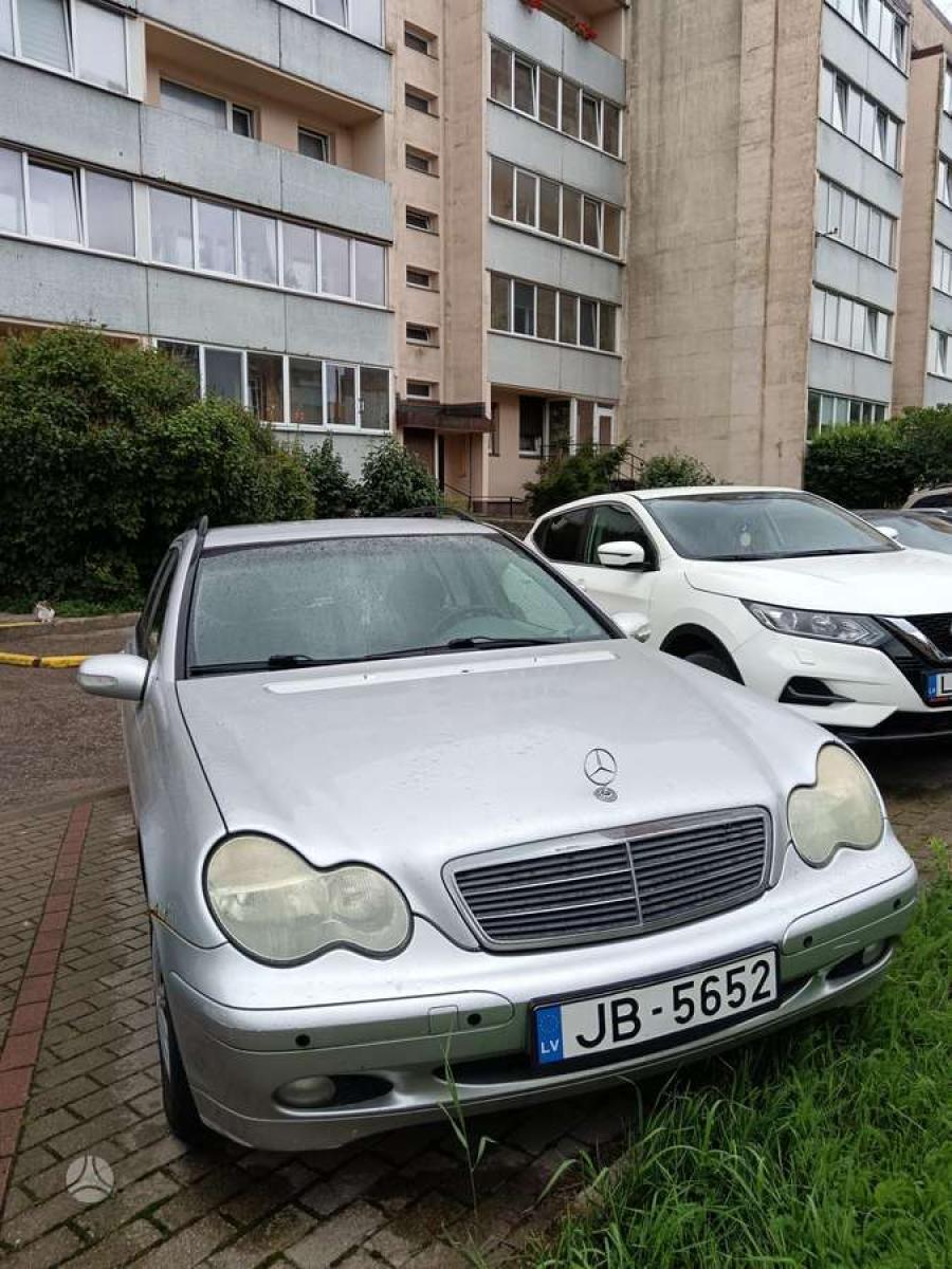 Pelēks Mercedes-Benz c-220 2003 Liepāja, ar dzinēja tilpumu 2.20 L un nobraukumu 347 tūkst. km par 1500 €, foto 6 vietnē AUTOMOTO.COM.LV