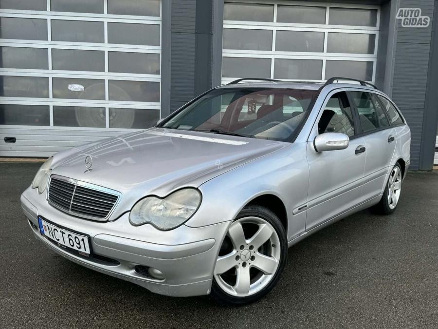 Grey Mercedes-Benz c-220 2003 in Panevezys, with an engine capacity of 2.20 L and mileage of 400 thousand km for 1150 €, photo 5 on AUTOMOTO.COM.LV