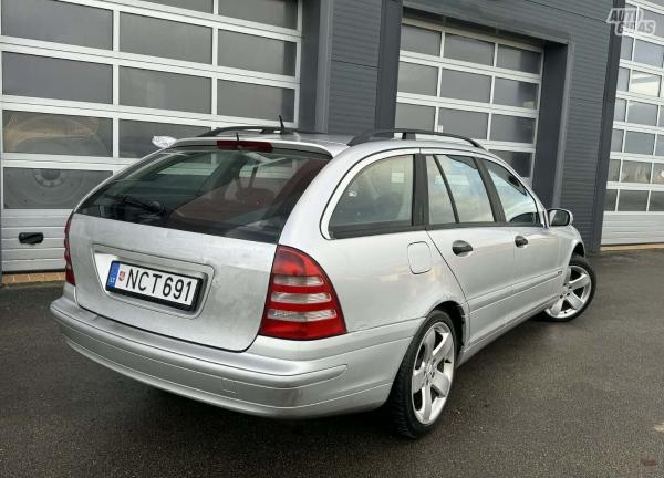 Pelēks Mercedes-Benz c-220 2003 Panevēža, ar dzinēja tilpumu 2.20 L un nobraukumu 400 tūkst. km par 1150 €, foto 9 vietnē AUTOMOTO.COM.LV