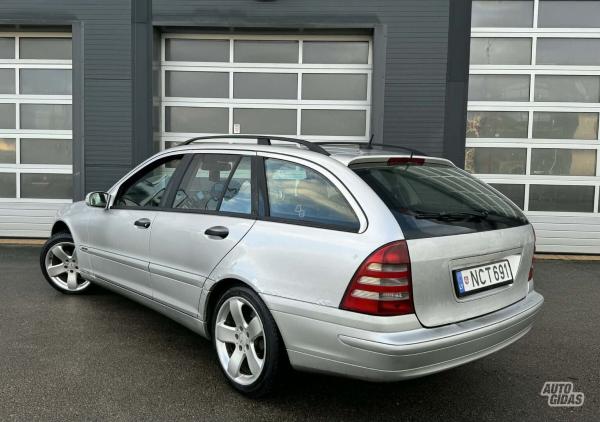 Pelēks Mercedes-Benz c-220 2003 Panevēža, ar dzinēja tilpumu 2.20 L un nobraukumu 400 tūkst. km par 1050 €, foto 8 vietnē AUTOMOTO.COM.LV