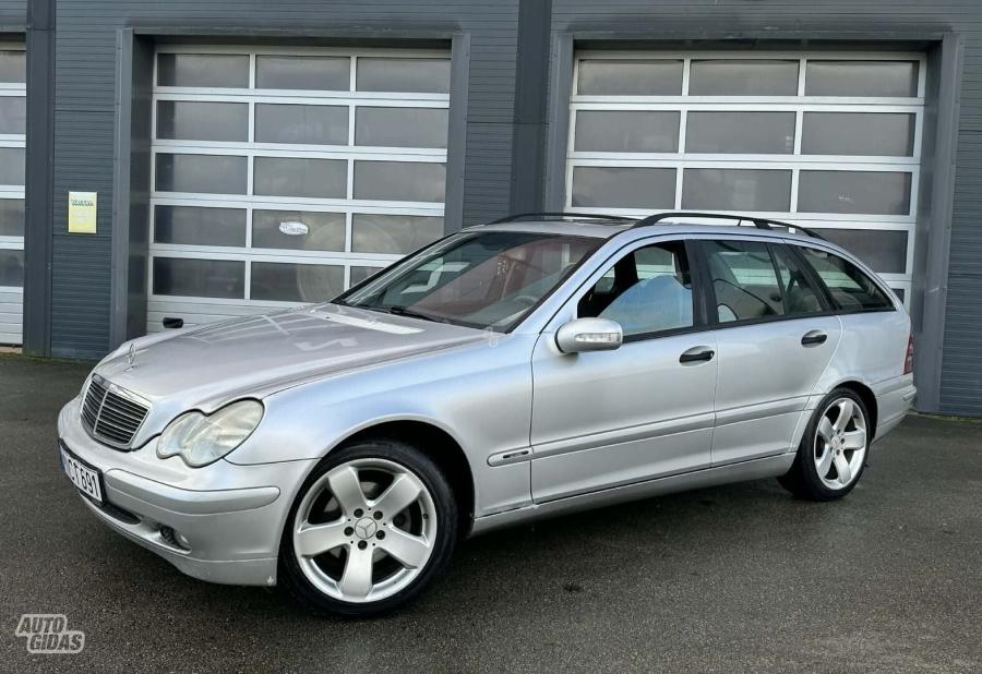 Grey Mercedes-Benz c-220 2003 in Panevezys, with an engine capacity of 2.20 L and mileage of 400 thousand km for 1000 €, photo 2 on AUTOMOTO.COM.LV