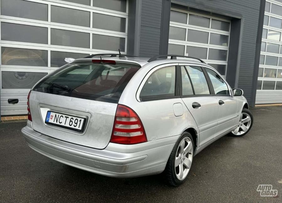 Grey Mercedes-Benz c-220 2003 in Panevezys, with an engine capacity of 2.20 L and mileage of 400 thousand km for 1000 €, photo 9 on AUTOMOTO.COM.LV