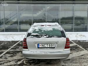 Pelēks Mercedes-Benz c-220 2003 Panevēža, ar dzinēja tilpumu 2.20 L un nobraukumu 400 tūkst. km par 970 €, foto 9 vietnē AUTOMOTO.COM.LV