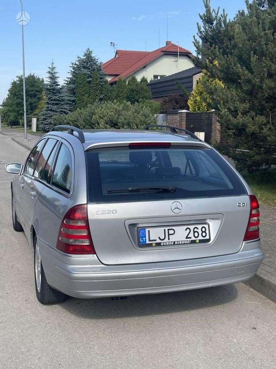 Pelēks Mercedes-Benz c-220 2003 Klaipėda, ar dzinēja tilpumu 2.20 L un nobraukumu 334 tūkst. km par 1800 €, foto 6 vietnē AUTOMOTO.COM.LV