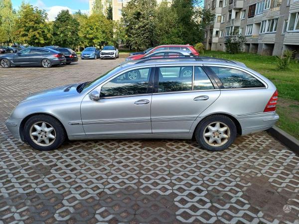 Grey Mercedes-Benz c-220 2003 in Vilnius, with an engine capacity of 2.15 L and mileage of 320 thousand km for 800 €, photo 10 on AUTOMOTO.COM.LV