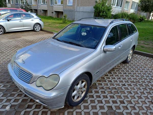 Grey Mercedes-Benz c-220 2003 in Vilnius, with an engine capacity of 2.15 L and mileage of 320 thousand km for 800 €, photo 11 on AUTOMOTO.COM.LV