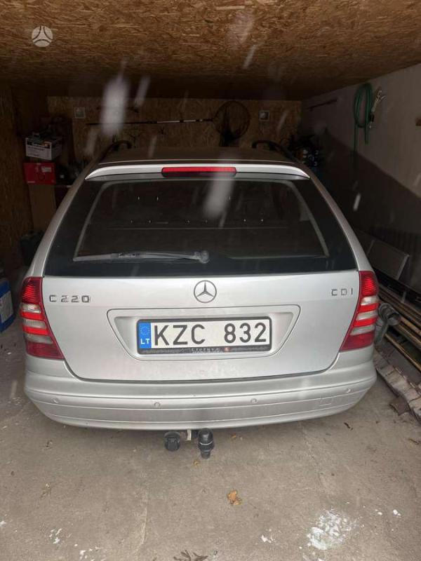 Pelēks Mercedes-Benz c-220 2004 Vilkaviškis, ar dzinēja tilpumu 2.20 L un nobraukumu 333 tūkst. km par 1550 €, foto 4 vietnē AUTOMOTO.COM.LV