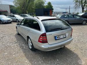 Grey Mercedes-Benz c-220 2004 in Klaipeda, with an engine capacity of 2.20 L and mileage of 354 thousand km for 1650 €, photo 3 on AUTOMOTO.COM.LV