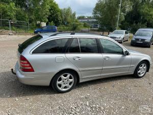 Grey Mercedes-Benz c-220 2004 in Klaipeda, with an engine capacity of 2.20 L and mileage of 354 thousand km for 1650 €, photo 6 on AUTOMOTO.COM.LV