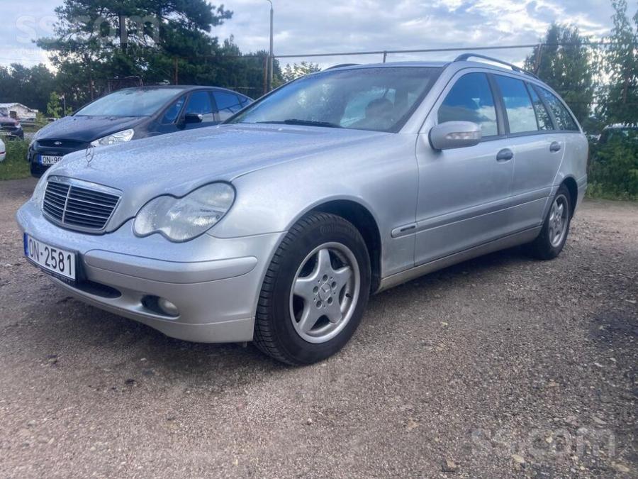 Pelēks Mercedes-Benz c-220 2004 Rīga, ar dzinēja tilpumu 2.20 L un nobraukumu 266 tūkst. km par 2850 €, foto 1 vietnē AUTOMOTO.COM.LV