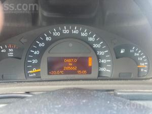 Pelēks Mercedes-Benz c-220 2004 Rīga, ar dzinēja tilpumu 2.20 L un nobraukumu 266 tūkst. km par 2850 €, foto 18 vietnē AUTOMOTO.COM.LV