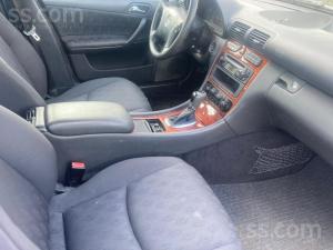 Pelēks Mercedes-Benz c-220 2004 Rīga, ar dzinēja tilpumu 2.20 L un nobraukumu 266 tūkst. km par 2850 €, foto 21 vietnē AUTOMOTO.COM.LV