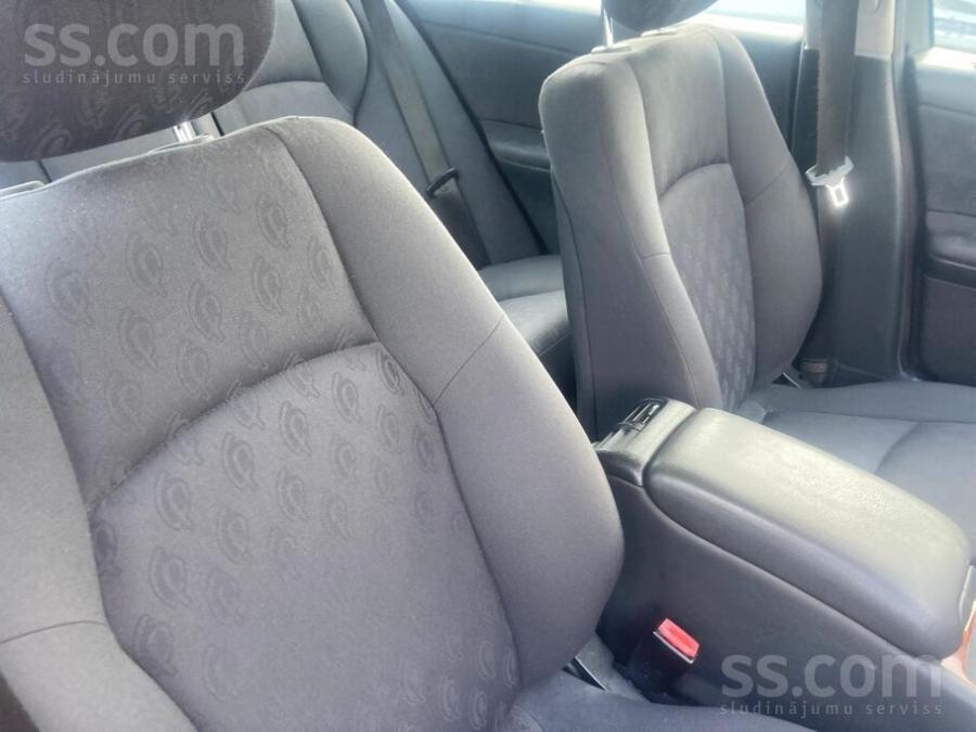 Pelēks Mercedes-Benz c-220 2004 Rīga, ar dzinēja tilpumu 2.20 L un nobraukumu 266 tūkst. km par 2850 €, foto 22 vietnē AUTOMOTO.COM.LV