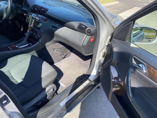 Mercedes-Benz c-220 2004 ElektrÄnai vietnÄ PelÄks Mercedes-Benz c-220 2004 ElektrÄnai, ar dzinÄja tilpumu 2.20 L un nobraukumu 3 tÅ«kst. km par 1400 ā¬, foto 5 vietnÄ AUTOMOTO.COM.LV