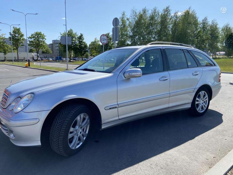 Grey Mercedes-Benz c-220 2004 in Elektrenai, with an engine capacity of 2.20 L and mileage of 3 thousand km for 1400 €, photo 13 on AUTOMOTO.COM.LV