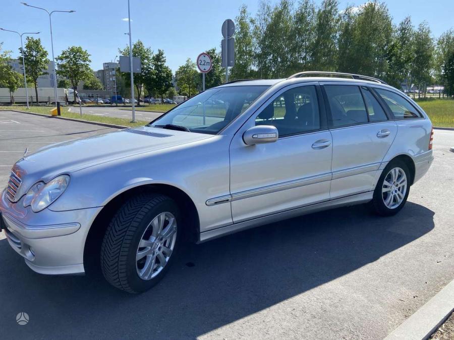Grey Mercedes-Benz c-220 2004 in Elektrenai, with an engine capacity of 2.20 L and mileage of 3 thousand km for 1400 €, photo 14 on AUTOMOTO.COM.LV